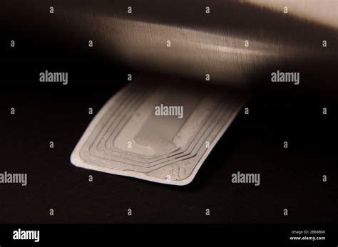 Radio Frequency Identification Hi Res Stock Photography And Images Alamy
