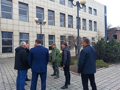 Олег Моргун Осмотрел одно из бывших зданий администрации комбината имени Ильича Лента