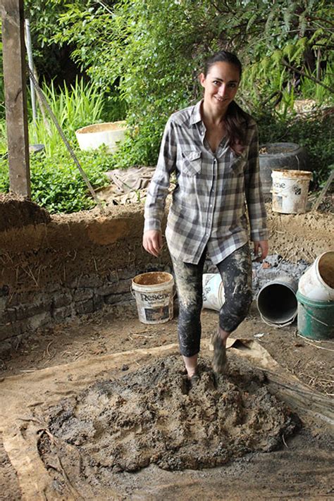 How To Make Cob All You Need To Know Diy House Building Building A