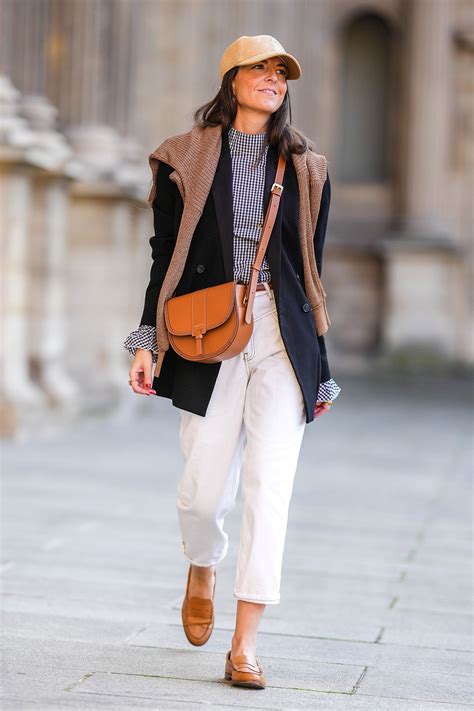 Cómo Llevar Mom Jeans Con Blazers En Primavera Verano 2023 Vogue