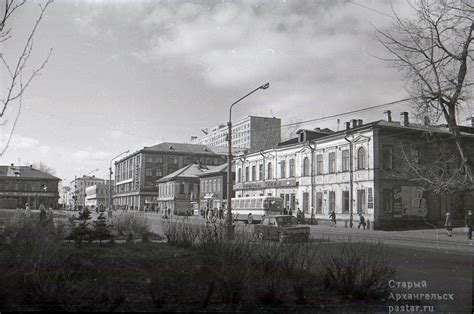 Старый Архангельск Остановка у магазина Фрукты Овощи Май 1977 года