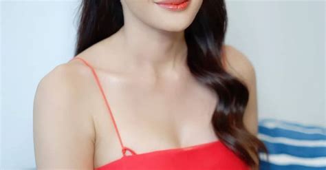 รวมรูปภาพของ “กุ้งพลอย” อดีตภรรยาหนุ่ม ศรราม ผันตัวเล่นการเมือง เปิดตัวเป็นสมาชิกพรรคไทยศรีวิไลย