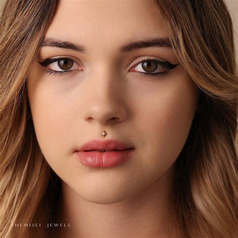 Tiny Star Threadless Flat Back Lip Stud 16ga 67810mm Surgical