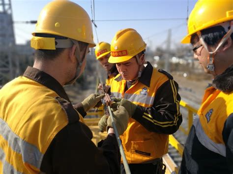 中国铁路西安局集团公司西安供电段年味浓浓检修忙春运供电段西安新浪新闻
