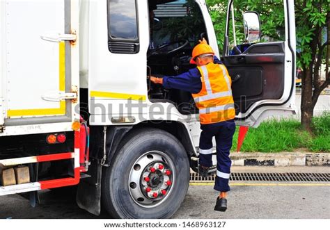 6 580 Step Truck Images Stock Photos 3D Objects Vectors Shutterstock