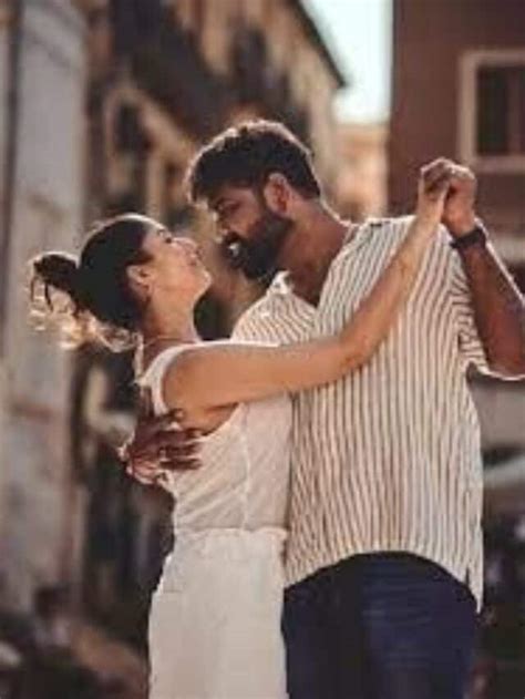 रोमांटिक प्री वेडिंग शूट कराना चाहते हैं तो इन डेस्टिनेशन को करें