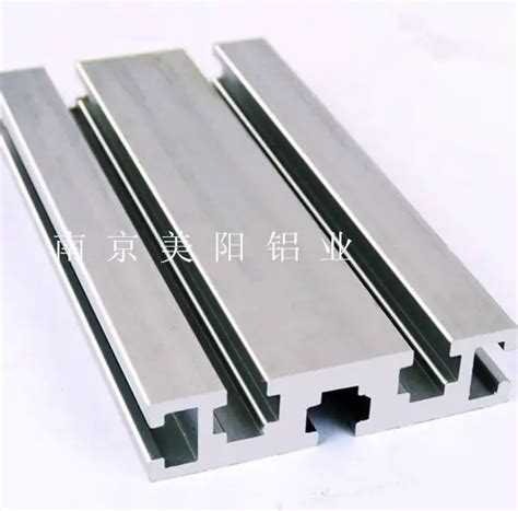2080 그램 알루미늄 프로파일 사용자 정의 조각 기계 패널 가공 라인 무료 절단 프로파일machine Aluminum