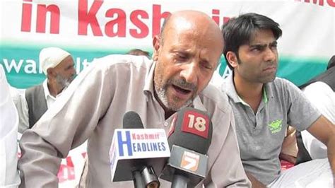 Er Rasheed Meets Governor To Apprise Him About Concerns Over Article 35 A