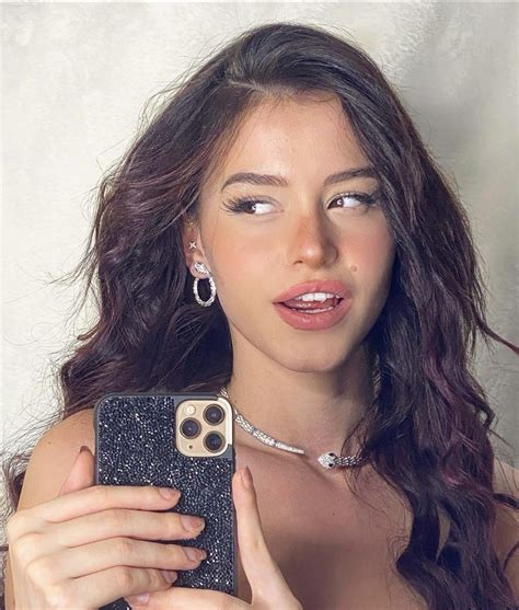 Lea Elui Ginet Rcelebrityhands
