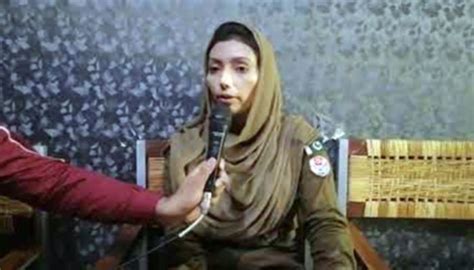وکیل کے مبینہ تشدد کی شکار خاتون پولیس اہلکار کا ہر صورت مقدمہ لڑنے کا