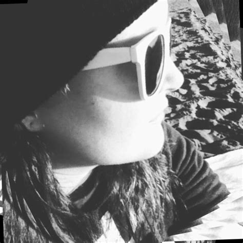 Charlcie Chamlee Freelance Photographer Digital Marketer Artist Freelance Linkedin