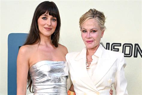 Dakota Johnson Mom