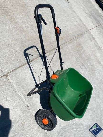 Scotts Turf Builder Edge Guard Dlx Broadcast Spreader Estate Details
