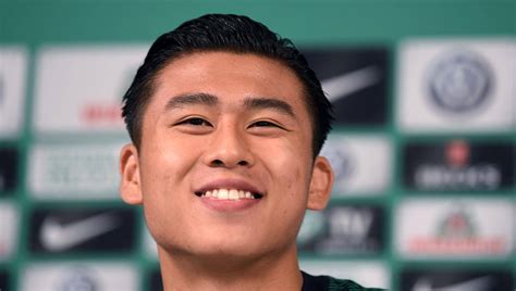 Werder Bremen Stellt Yuning Zhang Vor