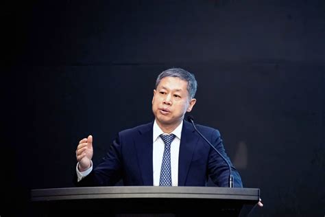 Rethinking Globalization And Fragmentation From Regional To Global Linkages