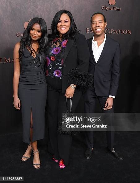 Lela Rochon And Daughter Asian Rochon Fuqua Arrives At The Apple