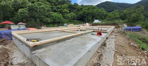 충남 공주시 계룡면 전원주택단독주택 0713 골조 공정중 토대 수평 레벨 및 벽체 레이아웃 작업 정직을 짓는 세라하우징