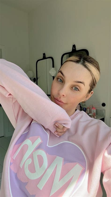 How To Feel Comfortable In Your Own Skin The Skinny Confidential