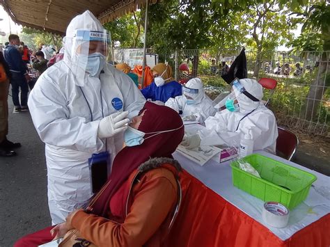 Pemkot Surabaya Kerahkan 500 Nakes Dalam Lima Shift Per Hari Di