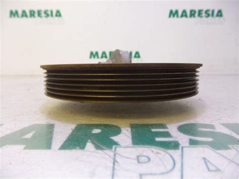 Crankshaft pulley Renault Megane III Grandtour 1.5 dCi 110 - 123033245R ...