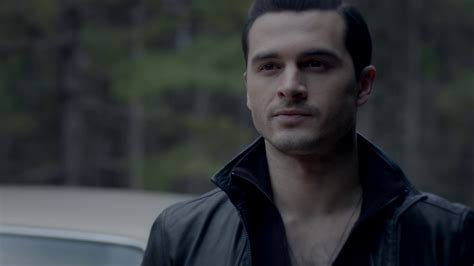 Michael Malarkey Enzo