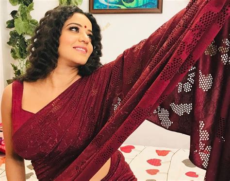 Sizzling Photos Of Bhojpuri Sensation Monalisa InFeed