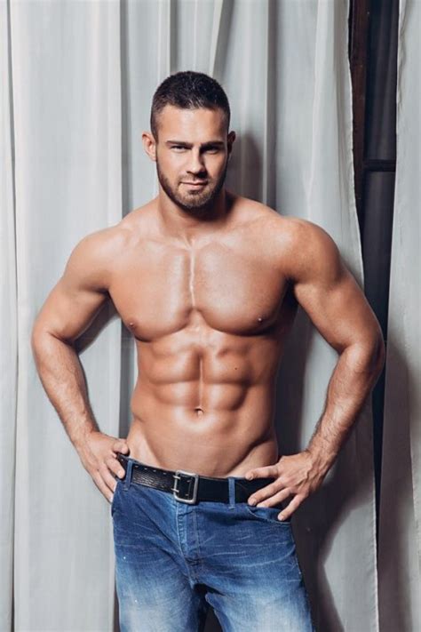 Konstantin Kamynin Desnudo Modelo Actor Cantante Y Director De ópera