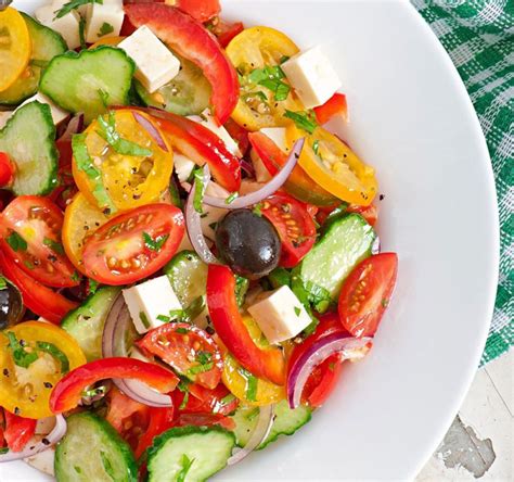 Ensalada Griega Cómo hacer una ensalada griega en 5 minutos