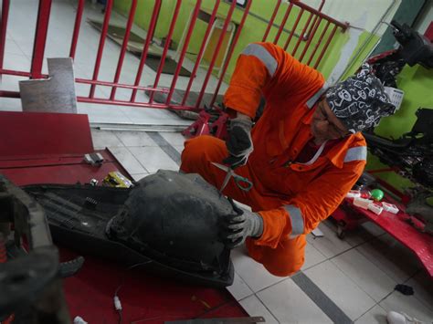 Dukung Penggunaan Energi Hijau PLN UIP KLT Lakukan Konversi Kendaraan