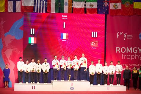 Din gimnastică lângă Radu Beligan Sabin Bălașa și Dumitru Prunariu