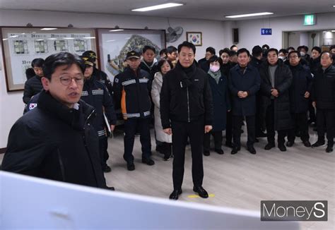 머니s포토 안전관리 현장목소리 경청하는 오세훈 시장 머니s