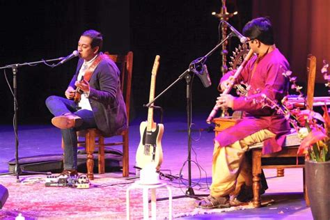Meet The Rockstar Of Indian Bhajan Singing Sbs Hindi
