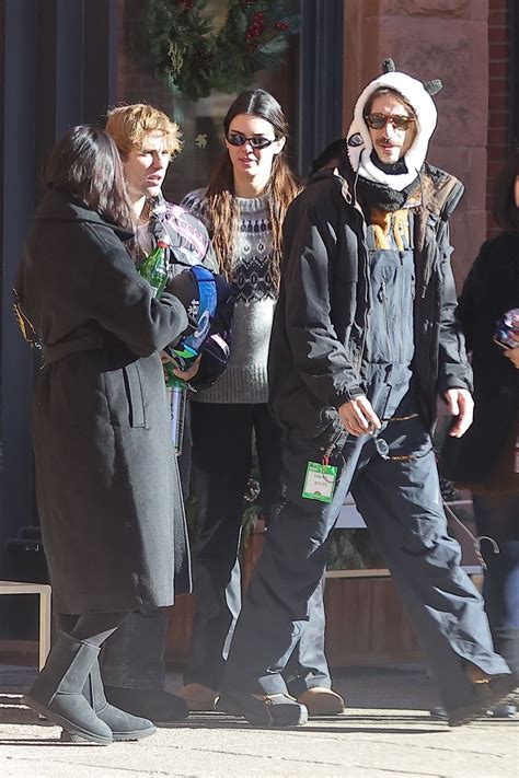 Kendall Jenner And Hailey And Justin Bieber Out For Breakfast Together