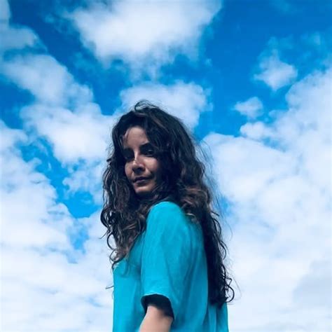 Larissacolares • Threads Say More