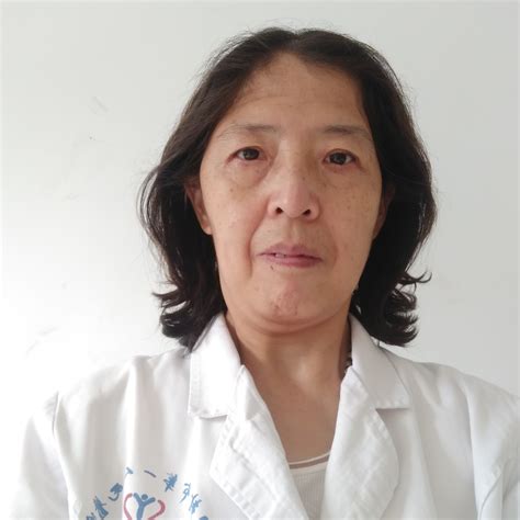 医生你好，我上个礼拜打篮球鼻骨骨折消肿以后去医院，医生说复位手术可做不可做，那到底要不要做呢？去了两家医院，第一家是当时受伤门诊的医院，说是有