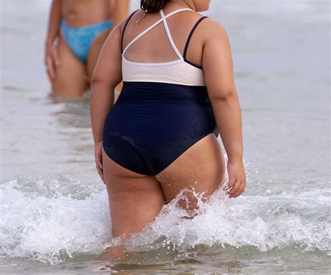 Hungry Men Find Bigger Women More Attractive Research Finds The