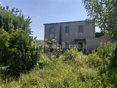 Vendita Terratetto Unifamiliare In Via Scifelli Snc Veroli Da Ristrutturare M Rif