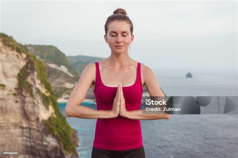 여자 나 마스 테 기도 Mudra에 손 힌두교 불교의 상징적인 제스처 갈색에 대한 스톡 사진 및 기타 이미지 갈색 건강한