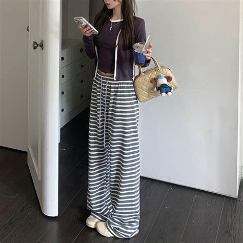 코디세트배색라인 가디건이너 나시스트라이프 팬츠 쓰리피스 세트 Ag115808e