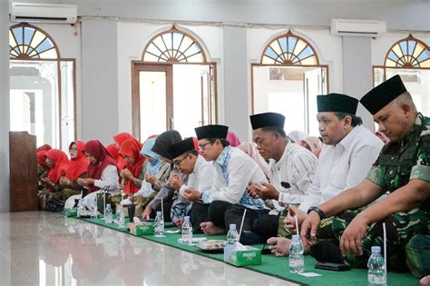 Bupati Subang Dan Wakil Bupati Subang Hadiri Peringatan Isra Mi Raj