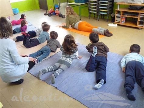 Yoga no infantário de Alcoutim Atividades para crianças Crianças