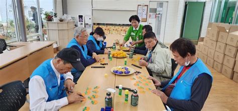 동아리프로그램 가 가을의 정취를 만들다 갤러리 희망일터