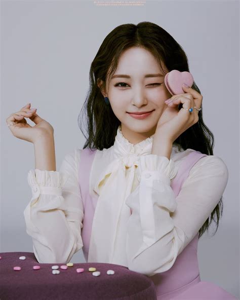 Pin De Ranwluviii Em Chou Tzuyu Kpop Feminino Tzuyu Body Nayeon