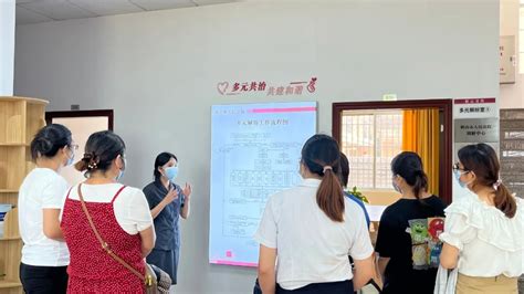 “零距离”普法暖民心——鹤山法院三八红旗工作室宅梧法庭分室开展送法进村活动澎湃号·政务澎湃新闻 The Paper