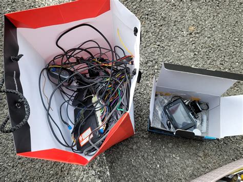 수원출장블랙박스 안녕하세요 설연휴에도 정상 영업중 입니다 차종은 스포티지r 입니다 기존에