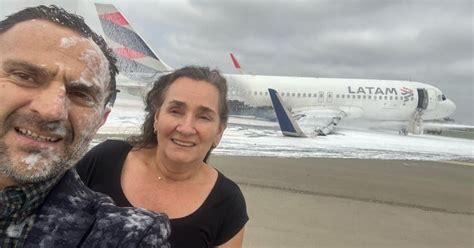 Ils Se Prennent En Selfie Apr S Avoir Surv Cu Au Crash D Un Avion Et Se Retrouvent Au C Ur D Une