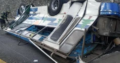 Michoacán Volcadura De Camión De Pasajeros En Uruapan Deja 12
