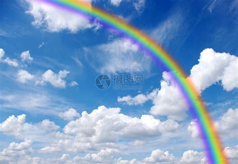 天空中有一道明亮的彩虹高清图片下载 正版图片503305013 摄图网