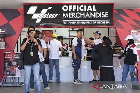 Yuk Belanja Pernak Pernik MotoGP Mandalika 2023 ANTARA News