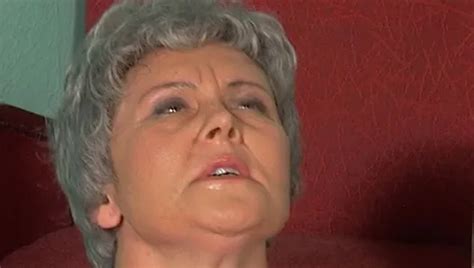 熟女おばあちゃんが犯される Xhamster